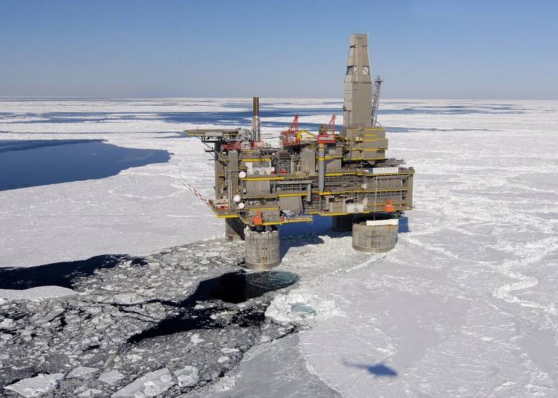 Shell Raises Russia Writedown to as Much as $5B